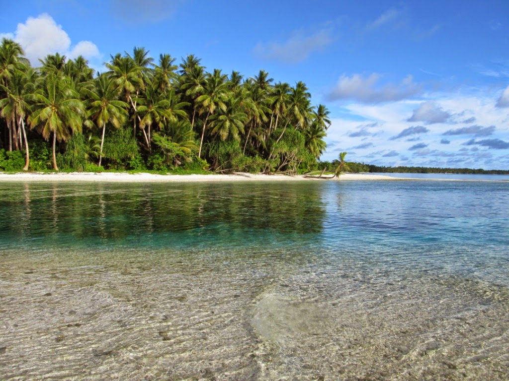SAILING HELENA: Woleai atoll, Micronesia