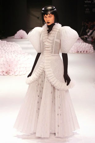 Transforming Paper Into Fashion - Gessica Marmotta