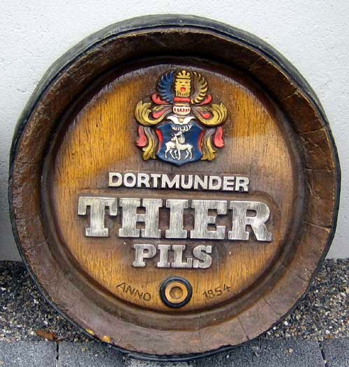 Achados Vintage Findings: German Old Beer Signs.
