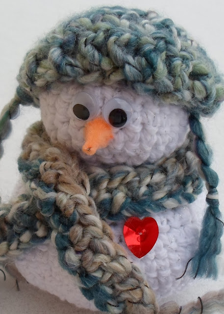 Happier Than A Pig In Mud: Cute Snowman-Crochet Project