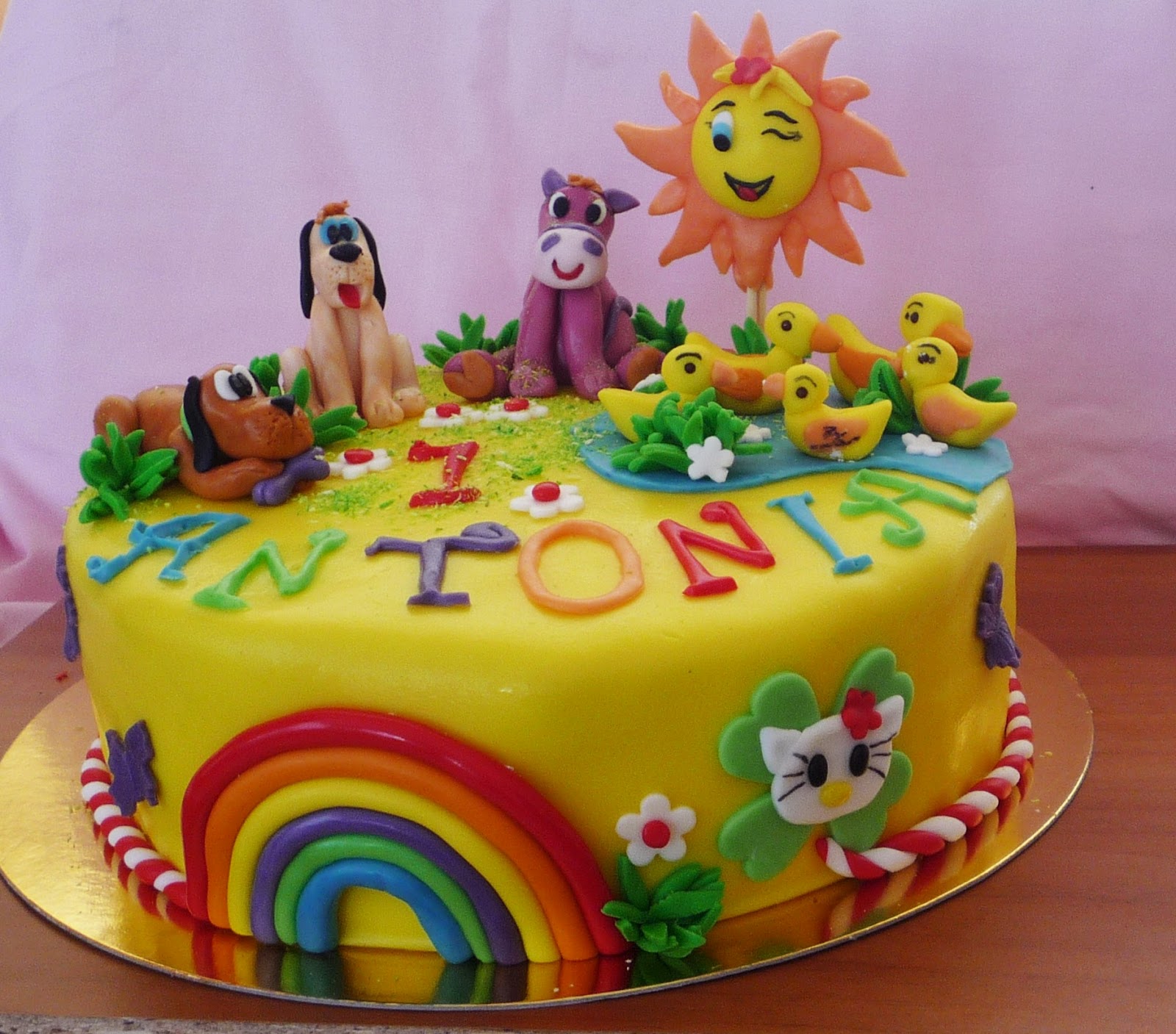 Torturi pentru copii in Constanta: Tort curcubeu cu animalute