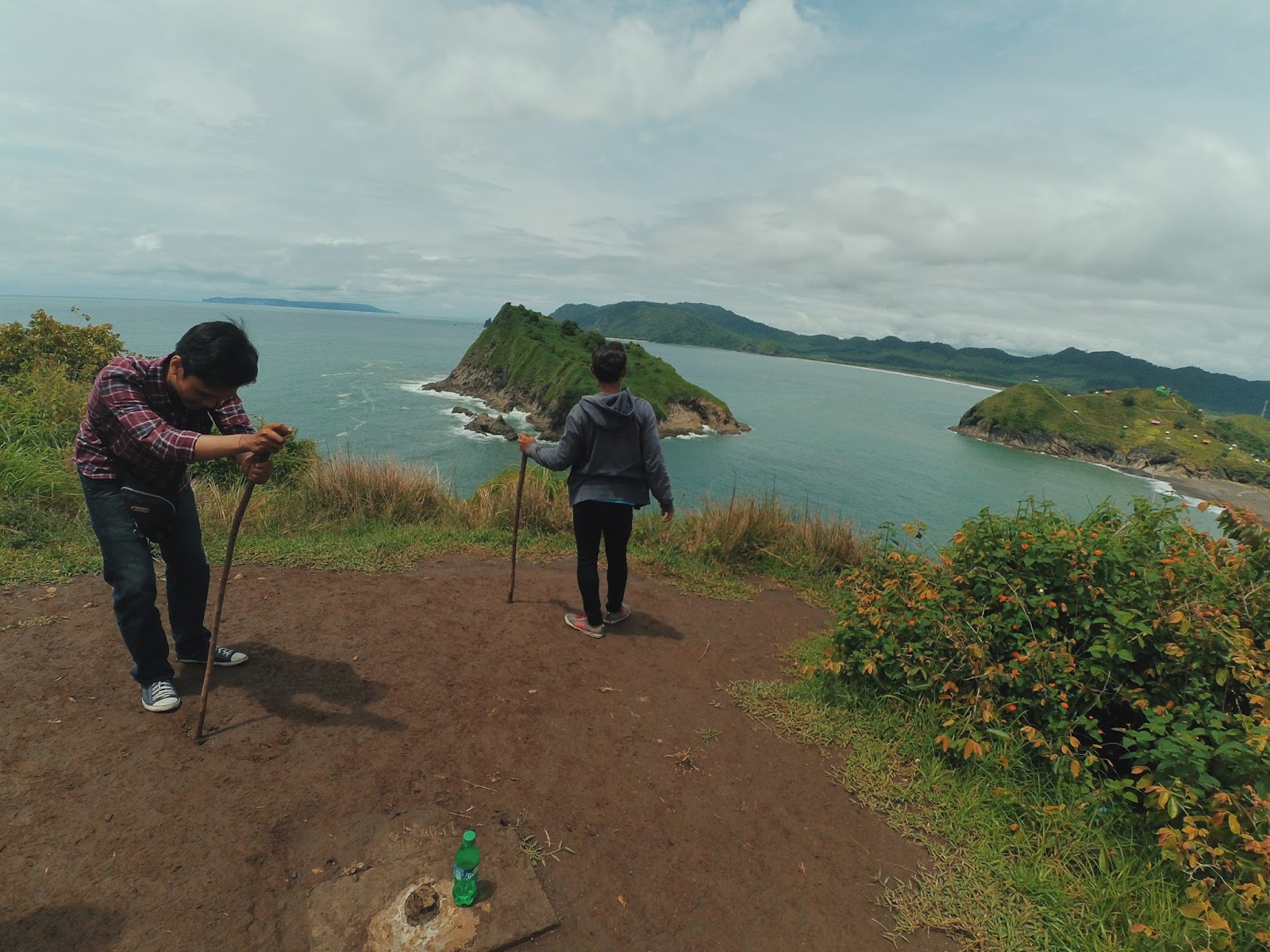 Melihat Langsung Cantiknya Teluk Love Pantai Payangan Jember - ZUCKICI.COM