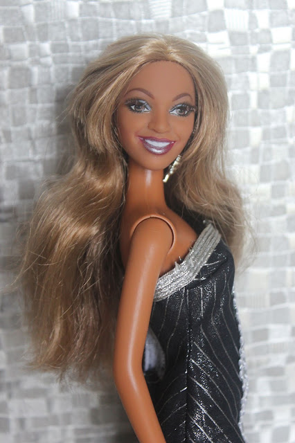 PLANET OF THE DOLLS: Doll-A-Day 2019 #127: Beyonce'