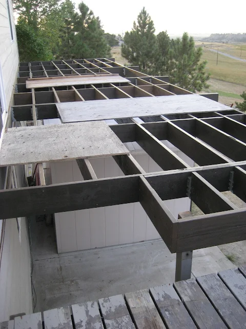 Oddball Observations : OVER THE TRANSOM