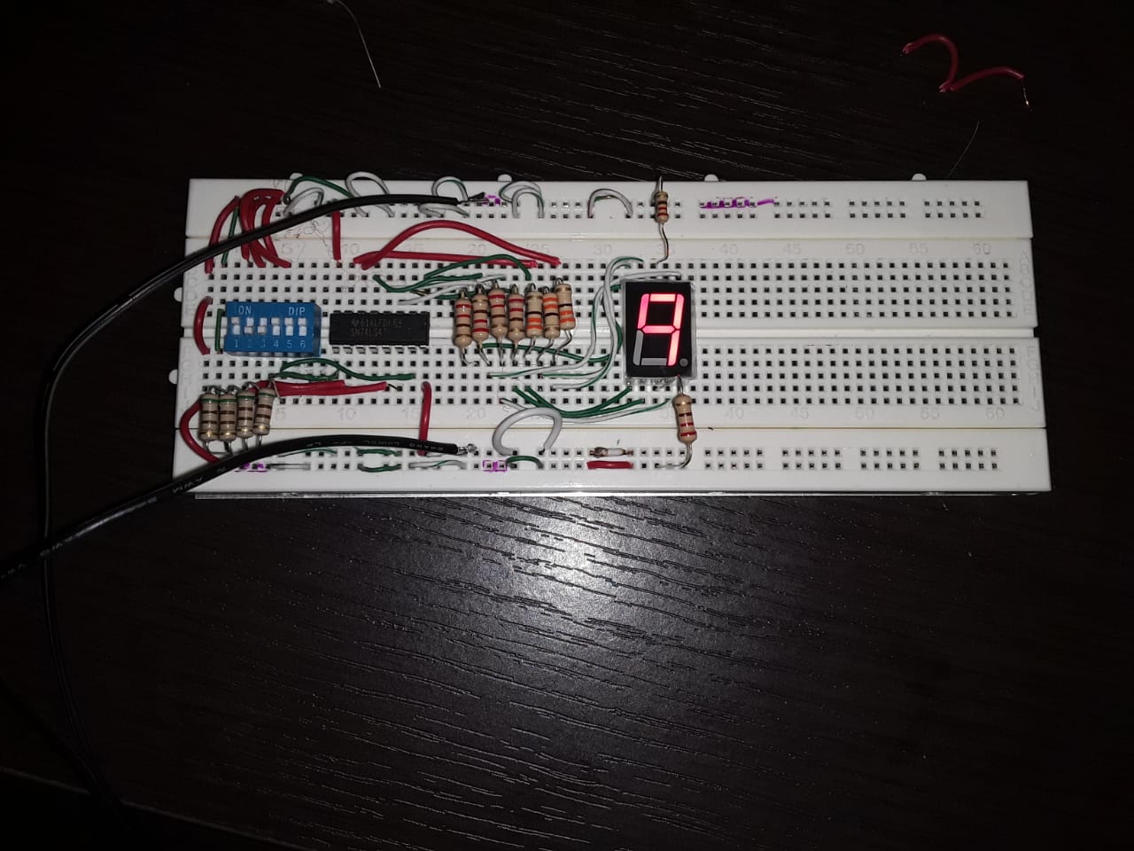 Electrónica digital: Protoboard terminado y su explicación