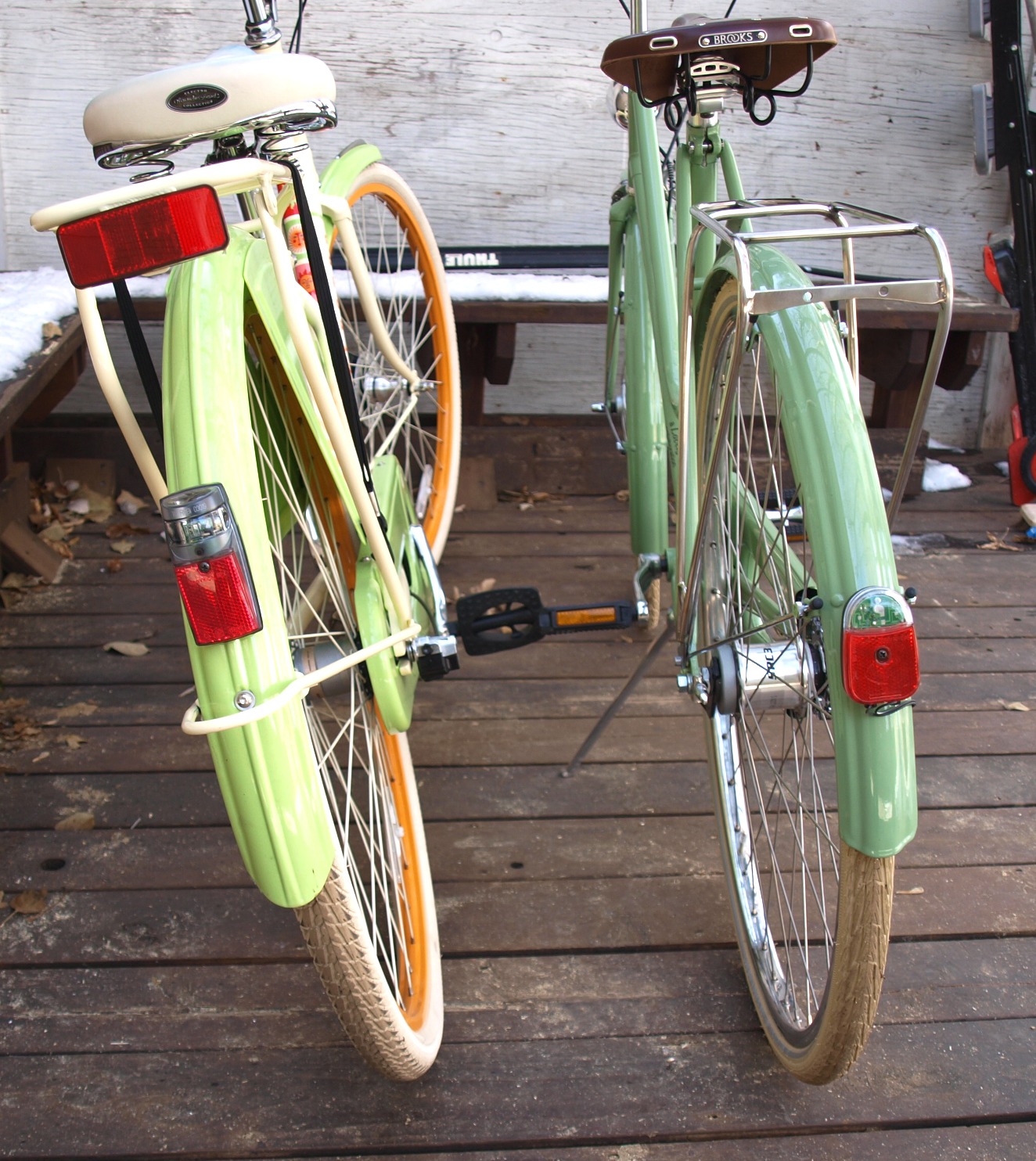 Endless Velo Love: Two City Bikes: Bella Ciao Superba and the Electra ...