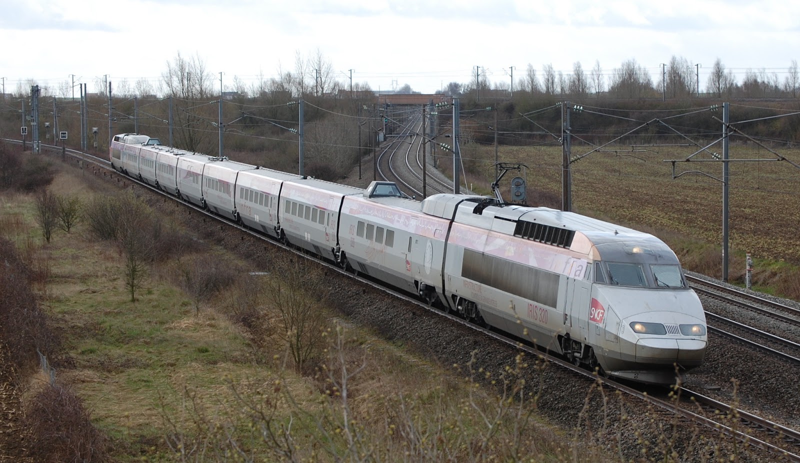 LA PASSION DU TRAIN: IRIS 320 dans les Flandres