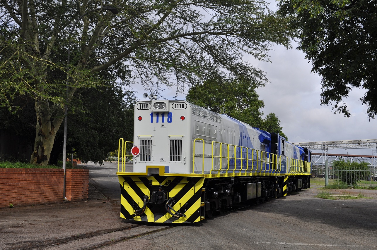SAR CONNECTA: 1117 & 1118 Grindrod RRL Diesels - Pretoria (28th ...
