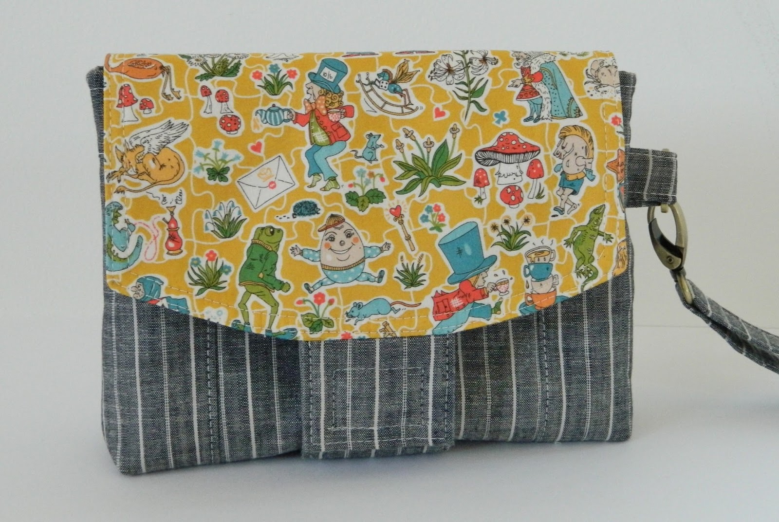 Purse Palooza – Pattern Review – Michelle Patterns Aster Wristlet – Sew ...