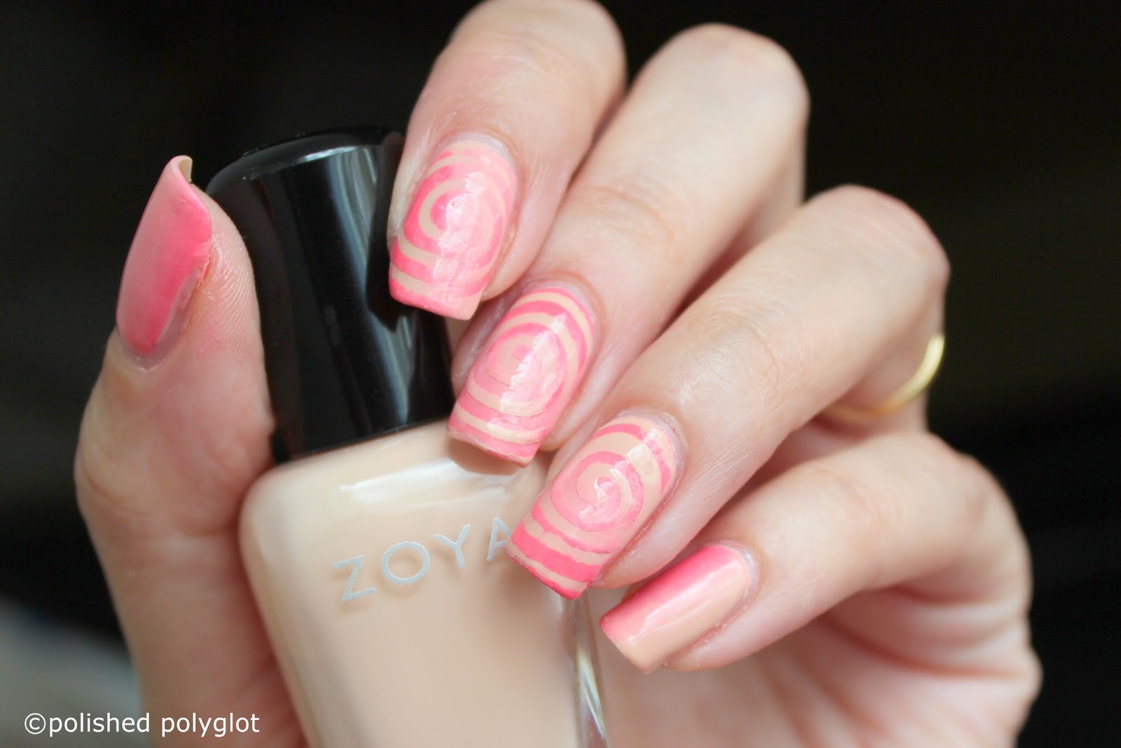 Nail art │Reciprocal gradient in Nude & Pink / Polished Polyglot