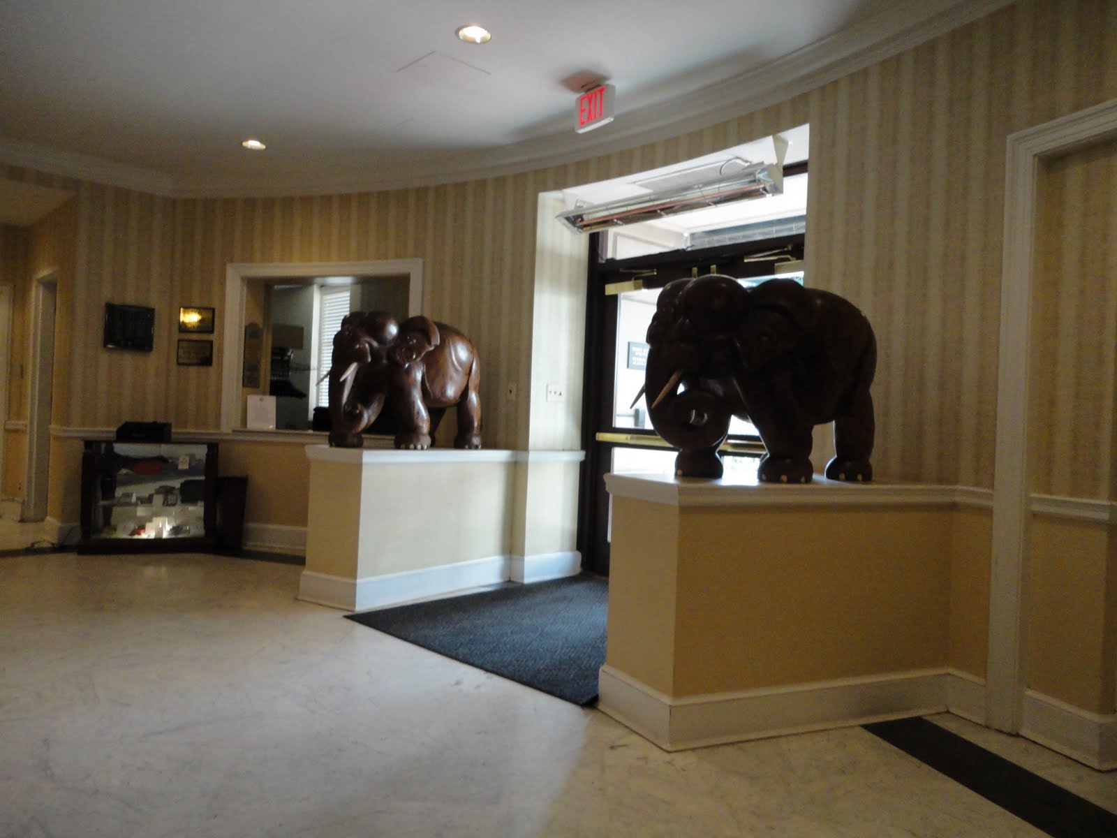 Front Page Wedding: Venue Visit: Capitol Hill Club