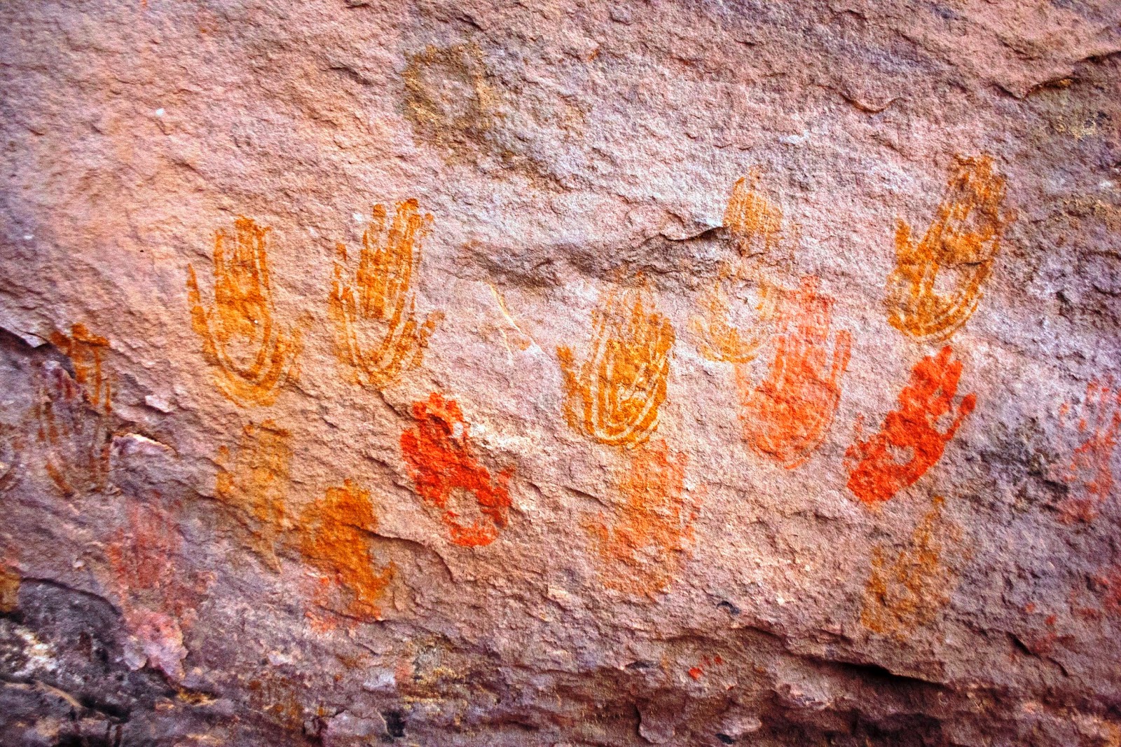 Utah Pictographs, Petroglyphs and Rock Art: Cave Spring Pictographs