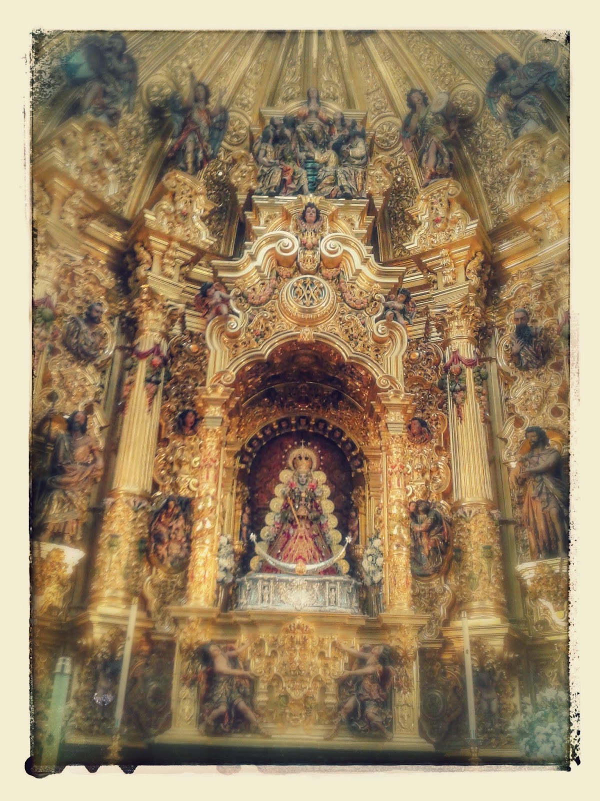 A verdadeira História de Nossa Senhora do Rocio. ~ All by Cris Couto.