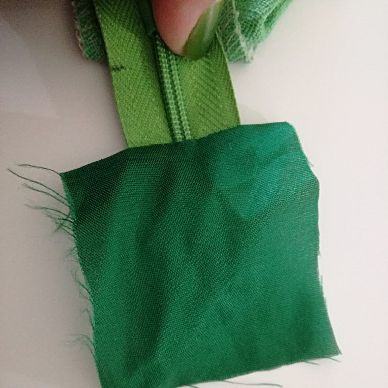 Couture et Tricot: How to finish the zipper end on an unlined garment ...