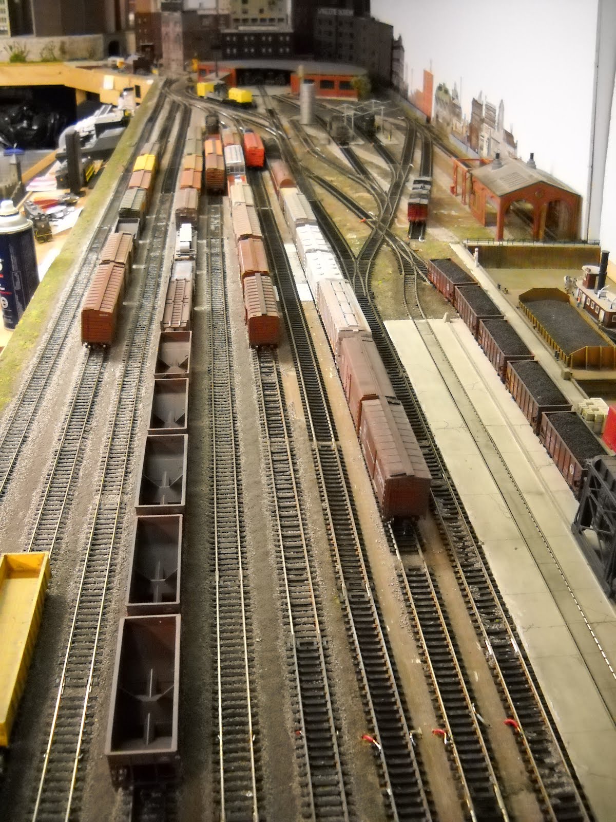 HO scale yard remodel Part 3 plus scenery work
