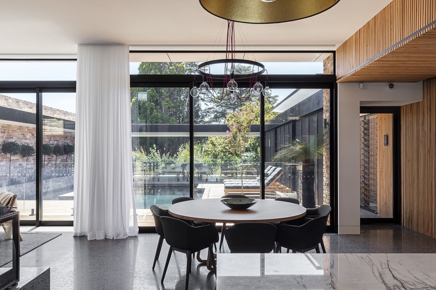 loveisspeed.......: Modern rear extension of classic home in Bowral..