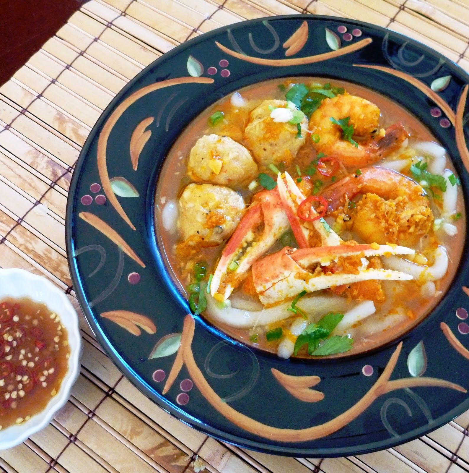 The Spices Of Life . . .: Bánh Canh Bột Lọc (Banh Canh Tapioca Noodles)