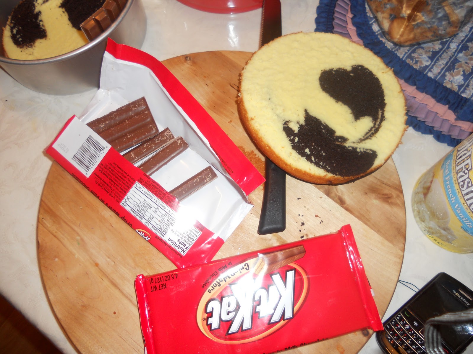 Creatividades Latinas: Kit Kat Marble cake Ice cream vanilla and ...