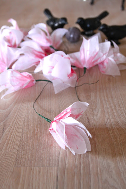 Rebeccas DIY: DIY: Magnoliablommor i papper * DIY: Tissue Paper Magnolias