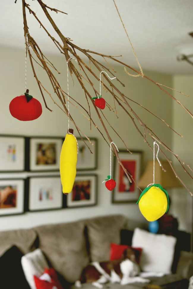 Woman in Real Life: DIY Felt Fruit Mobile #12monthsofdiy