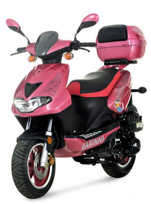 LCW Motos: Penélope Charmosa