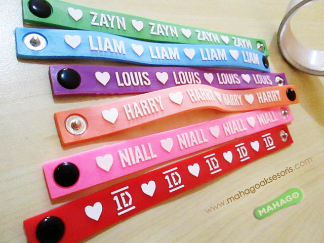 gelang wristband 1D one direction name set (kancing) ~ gelang wristband ...