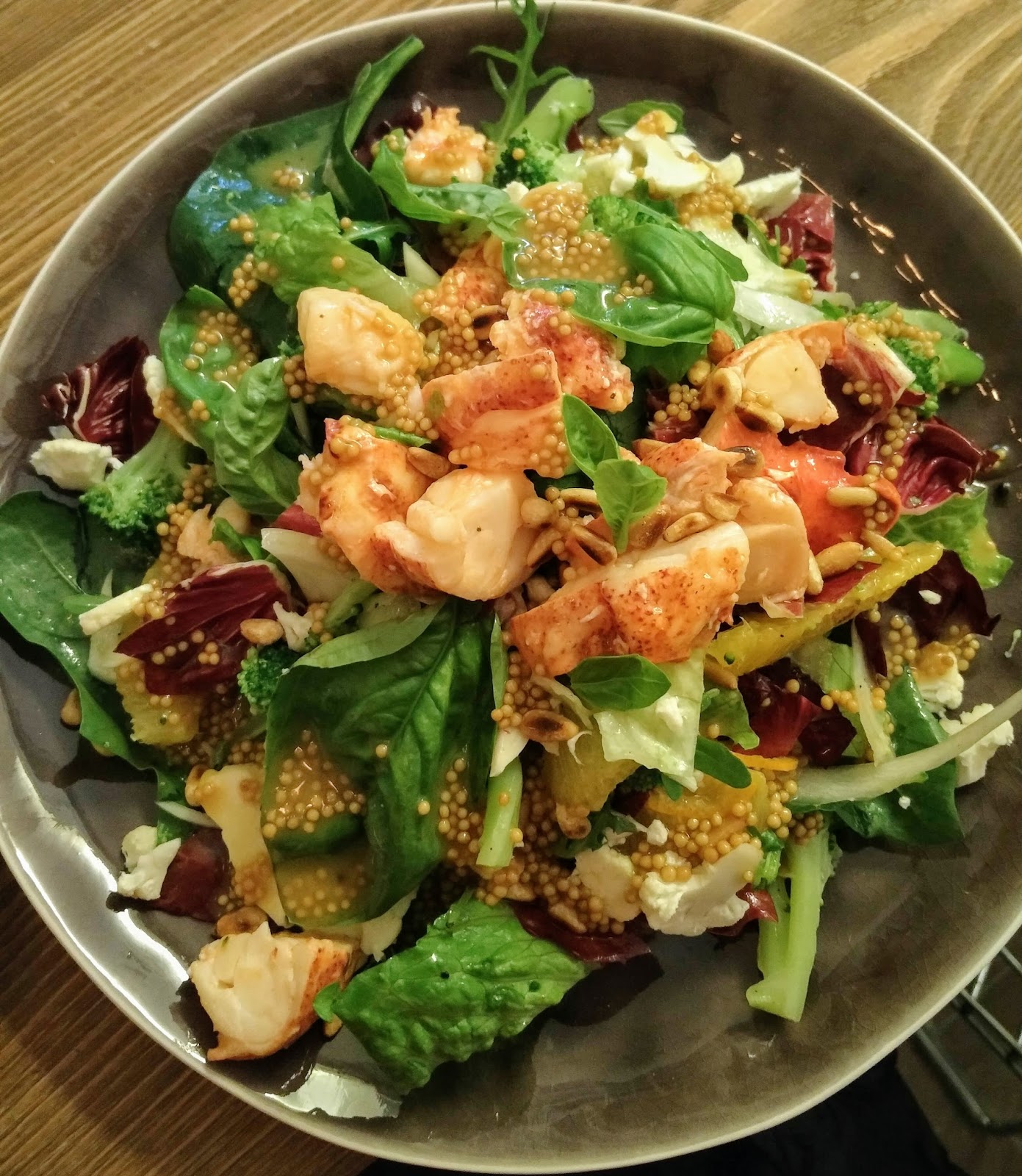 Lobster Society: Fresh, Affordable Lobster Rolls in Beirut