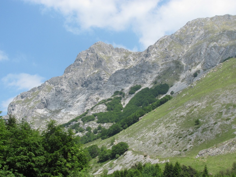 Escursionismo a 360°: Monte Corchia (dal crinale nord dell’anticima) EE
