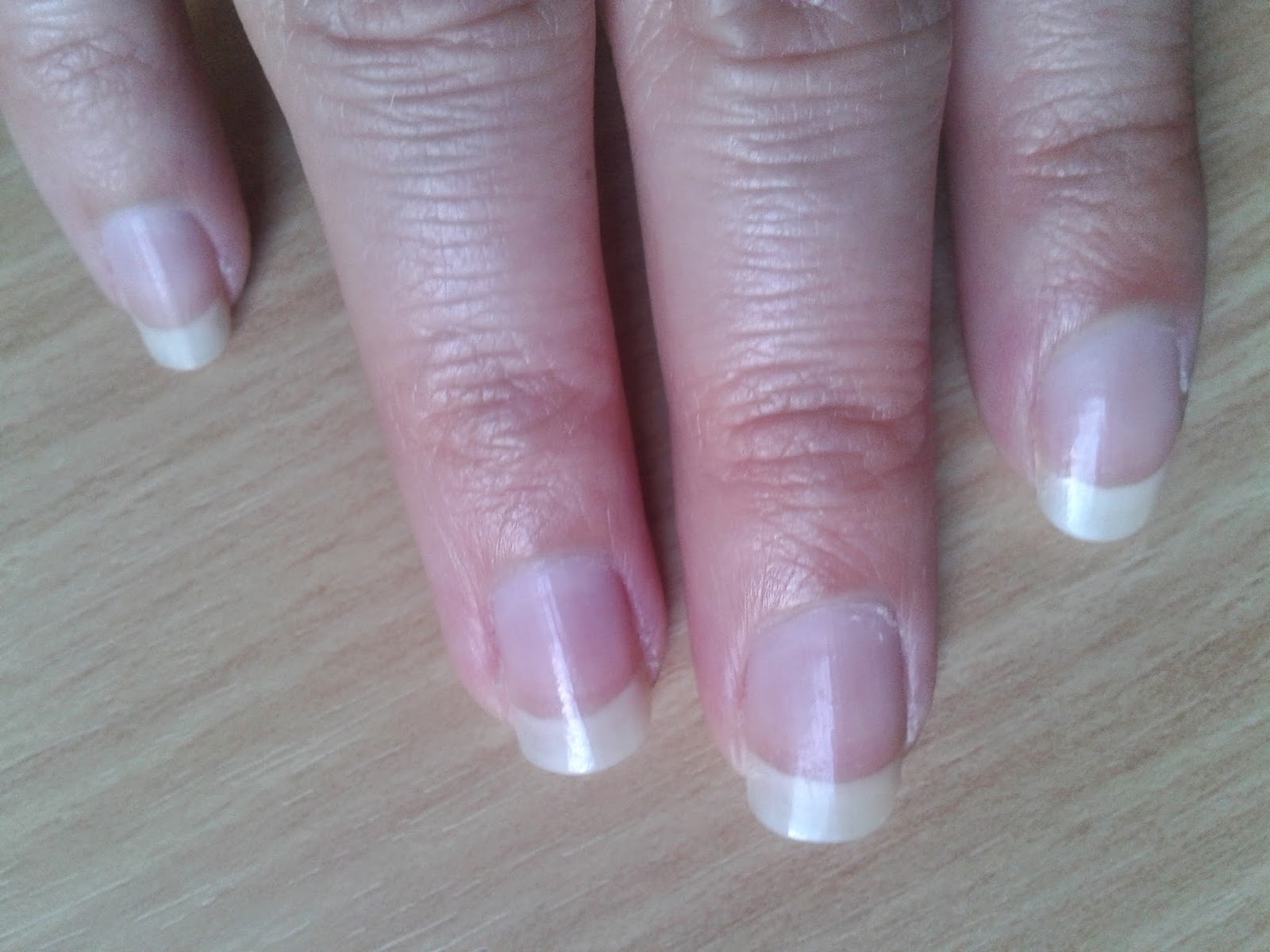 C'est s'il y a: Ongles naturels et sains