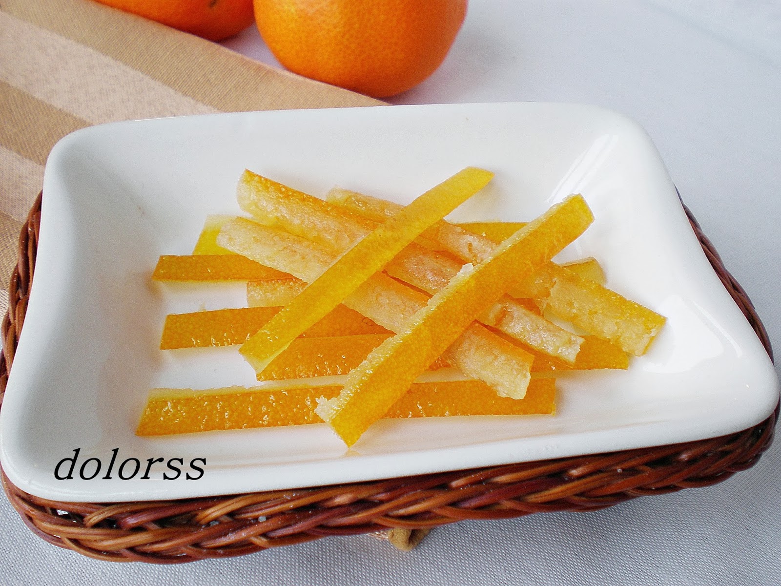 Blog de cuina de la dolorss: Piel de naranja confitada