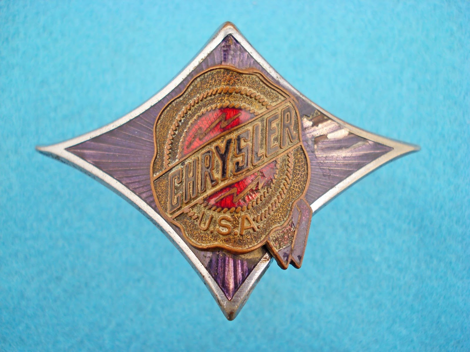 American Auto Emblems: CHRYSLER