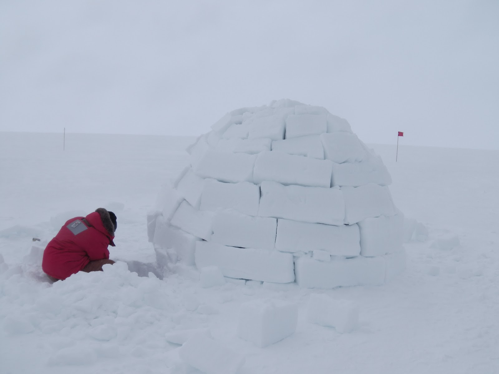Mike on the Ice: How to build an igloo part 2: pix from others