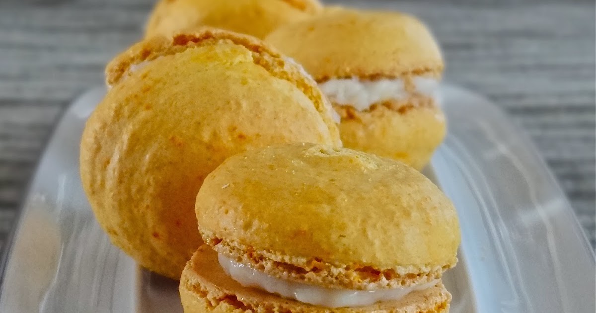 White chocolate marmalade macarons