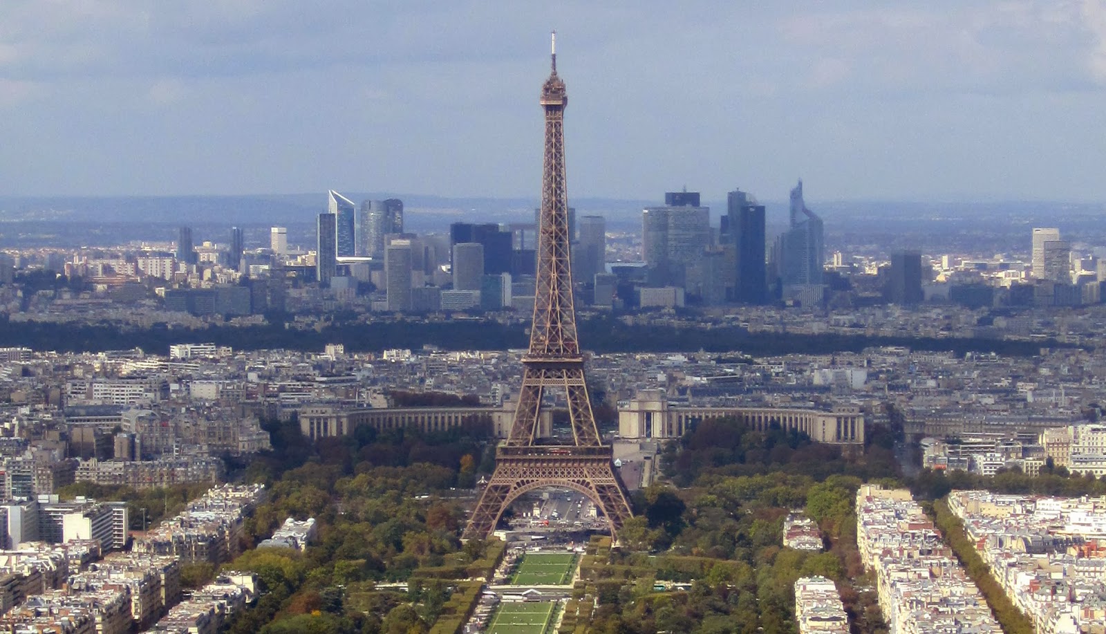 La ville de Nanterre, vue autrement: La prefecture des Hauts de Seine