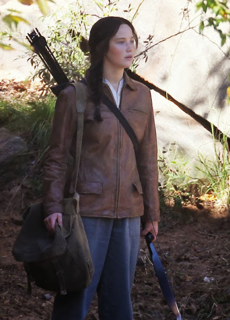 SNEAK PEEK : Set Images From "The Hunger Games: Mockingjay"