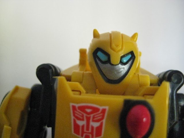 ChCse's blog: Toy Review: Transformers Animated Activator Bumblebee