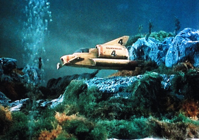 MUSINGS OF A SCI-FI FANATIC: Thunderbirds S1 Ep8: Operation Crash-Dive