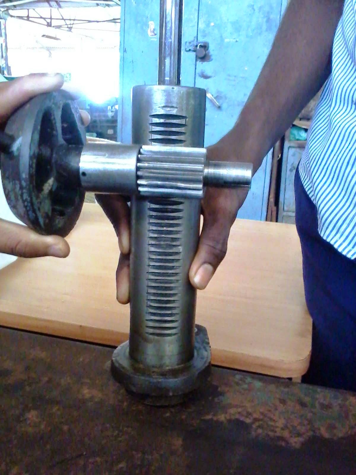 FITTER TRADE : DRILLING MACHINE DISMANTLING AND ASSEMBLING - PRACTICAL