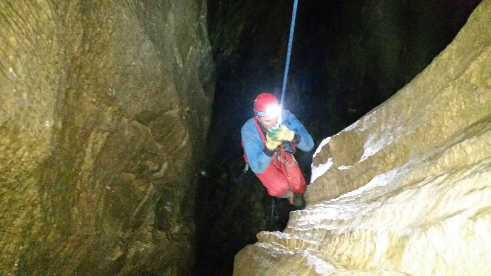 Dudley Caving Club: Friggin' with the Riggin' in Jingling Pot and ...
