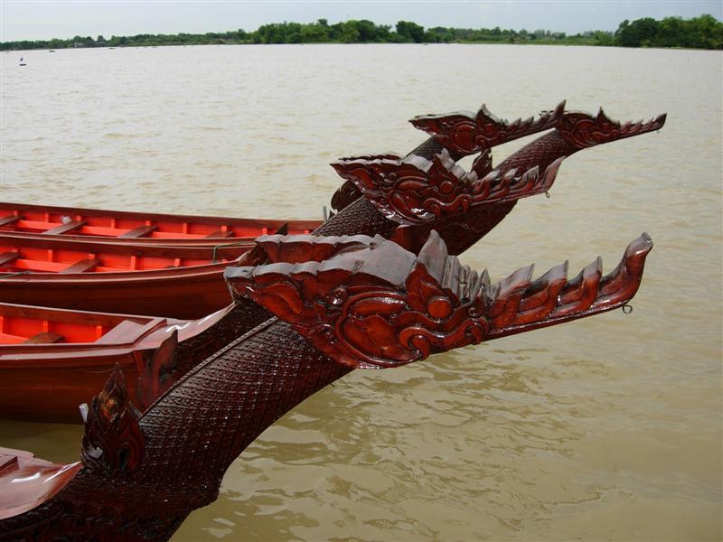 Joy in Thailand: Swan Boat Races a Ayutthaya