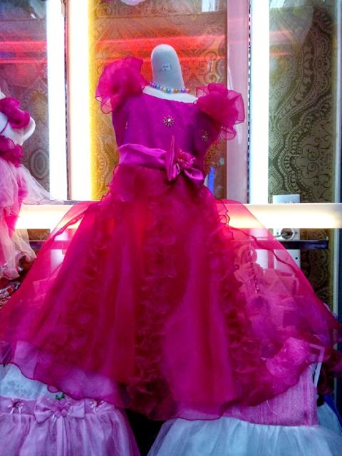 Gaun Pink Bunga Matahari Kecil - Butik Gaun Murah | Jual Gaun Pesta ...