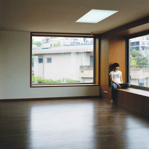 House And Home Designs: Let the air free flows with open wide windows