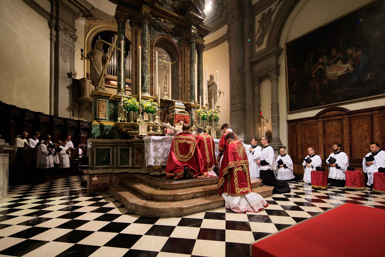 New Liturgical Movement: An FSSP First Mass in Italy