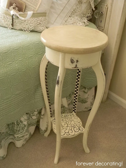 Forever Decorating!: Fern Stand Table