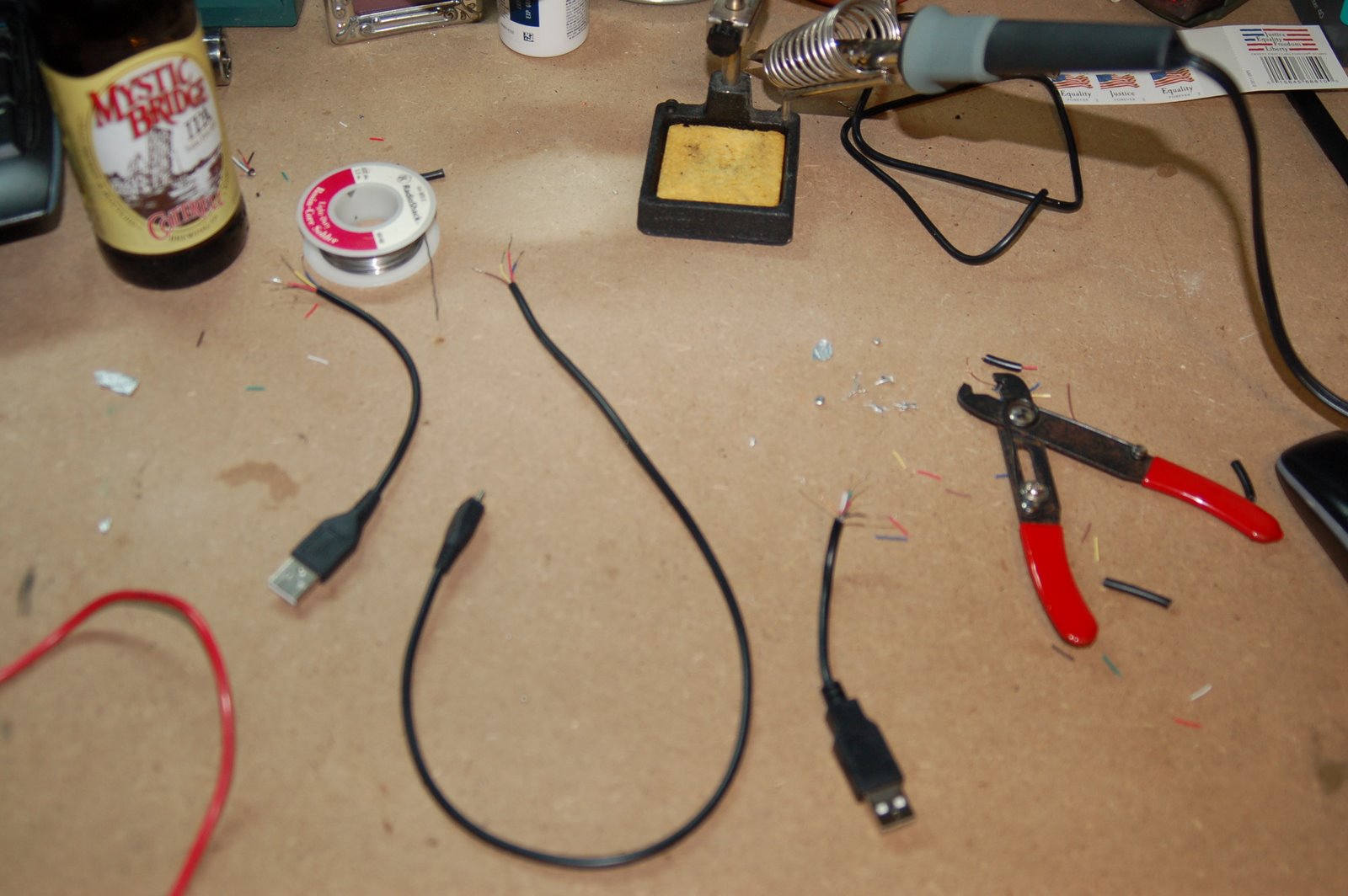 lizardmonkeyengineering: The $70 Portable Raspberry PI Workstation