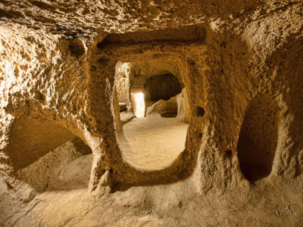Incredible Photographs Inside Derinkuyu, an Ancient Multi-Level ...