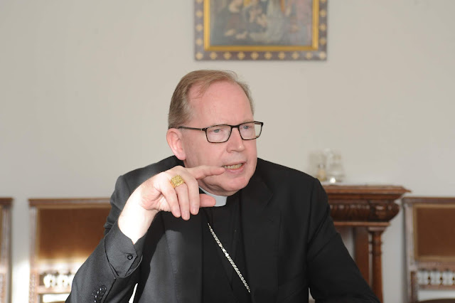 Le blog de Jeanne Smits: Le cardinal Willem Eijk répond à mes questions ...