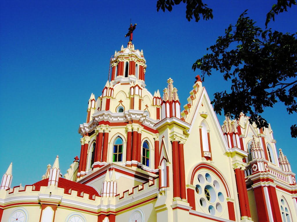Tamilnadu Tourism: Melnaariyappanoor Church, Villupuram
