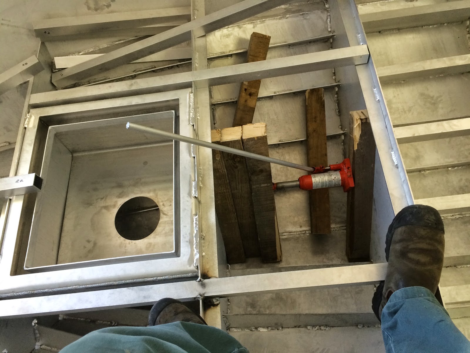 CNC Marine 5m (5.75 Overall) Plate Boat Build: Welding in deck stiffeners