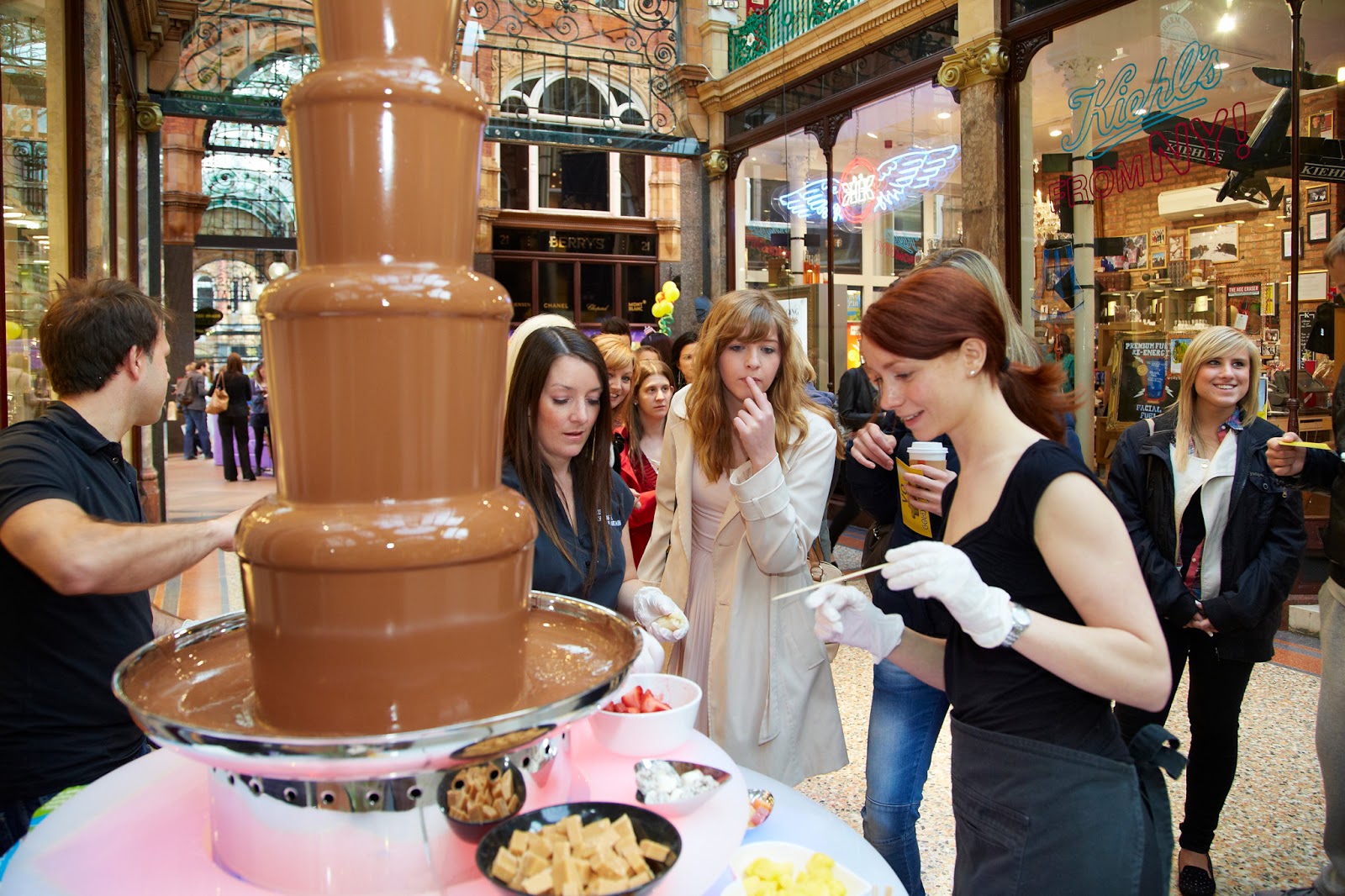 Victoria Quarter: Bumper crowds at Victoria Quarter’s Chocolate Factory ...
